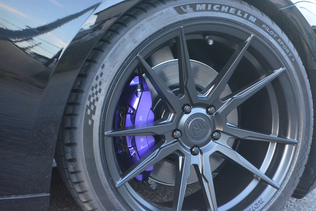 Panorama Craft - ブログ - テスラ モデル3 カスタム！ ROHANA RFX2 キャリパーペイント